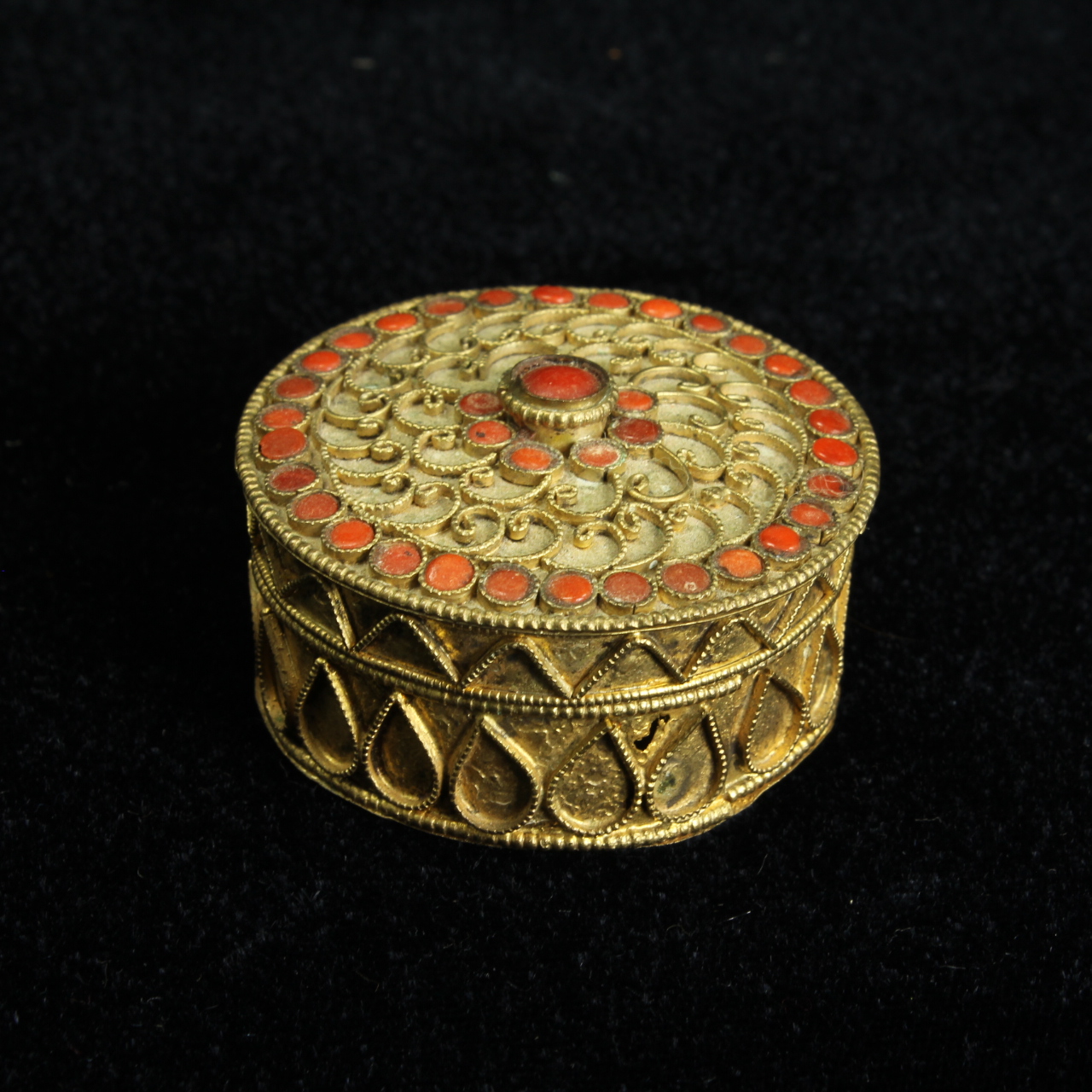 GoodLife Auctions - Lot 1350, Lot of Wood and Stone Carved Boxes For Sale